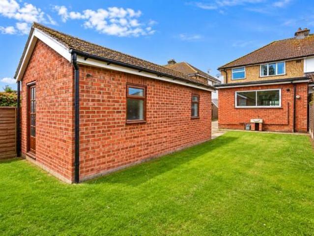 3 bedroom end of terrace house for sale in Kings Road, London Colney, St Albans, Hertfordshire, AL2