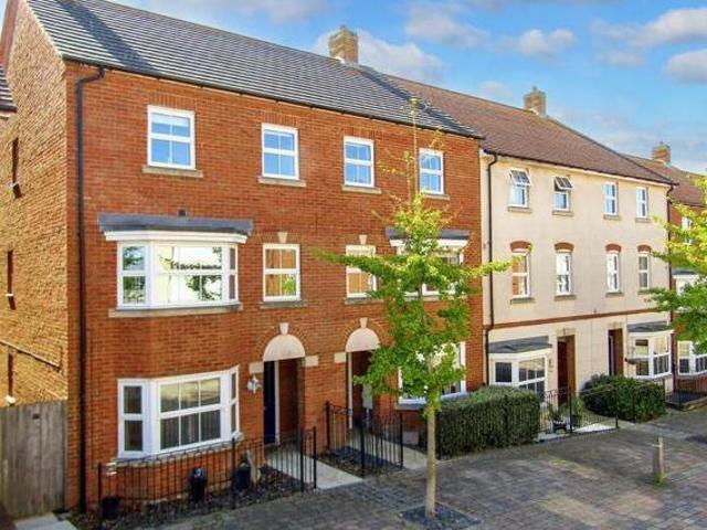 3 Bedroom End Of Terrace House For Sale In Kingsnorth