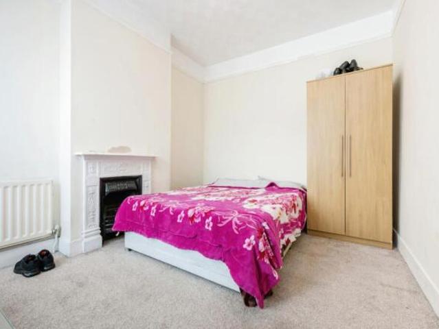 3 bedroom end of terrace house for sale in Houghton Road, Bedford, Bedfordshire, MK42