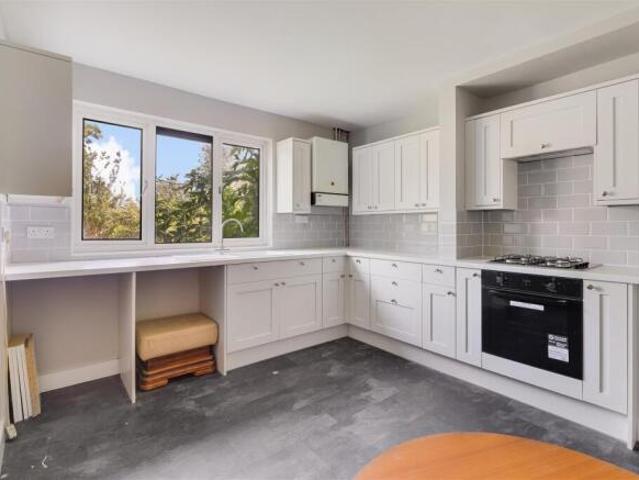 3 bedroom end of terrace house for sale in Hobart Road, Cambridge, CB1