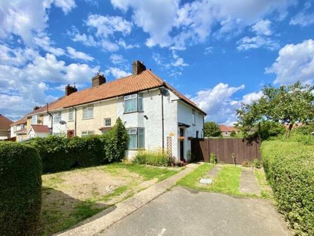 3 Bedroom End Of Terrace House For Sale In Hayes, Middlesex