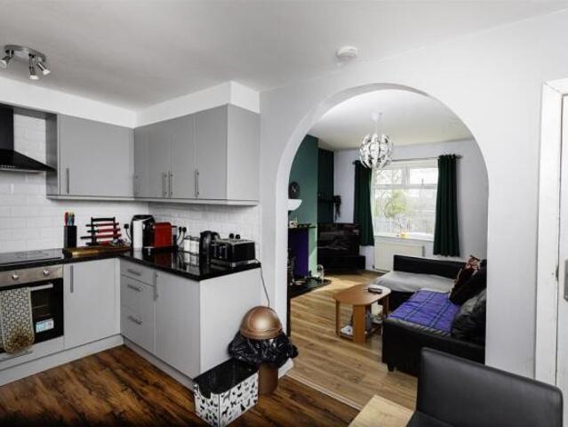 3 bedroom end of terrace house for sale in Hall Cross Road, Lower houses, Huddersfield, HD5