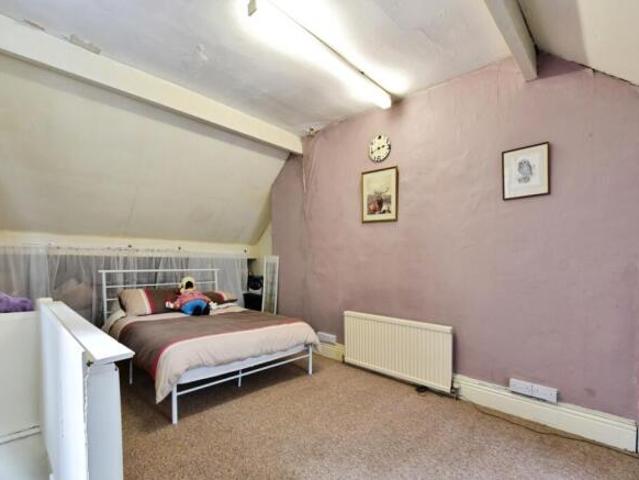 3 bedroom end of terrace house for sale in Hall Road, Handsworth, Sheffield, S13