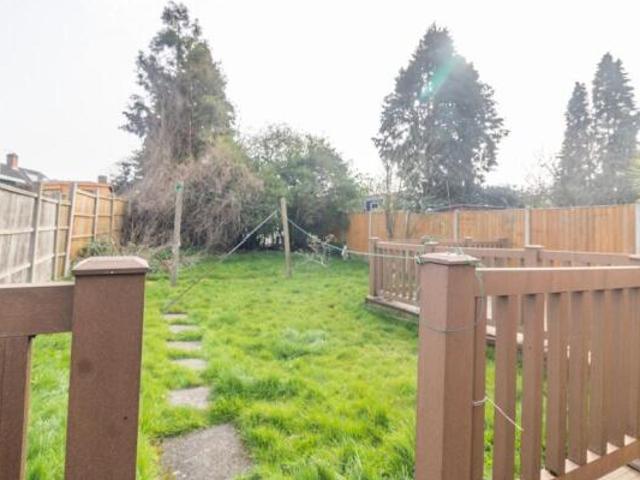 3 bedroom end of terrace house for sale in Hallam Crescent East, Leicester, LE3