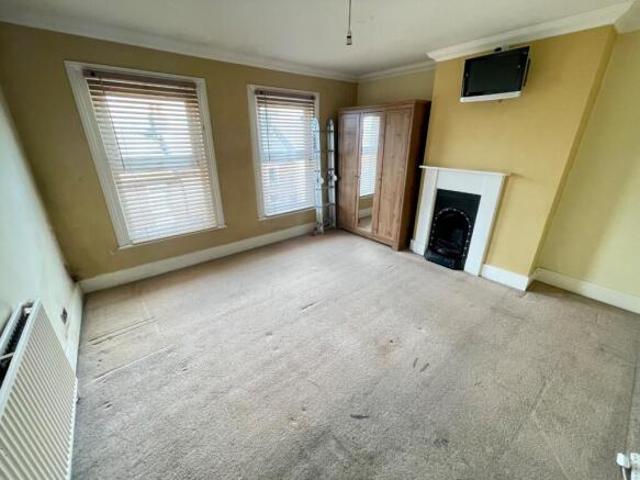 3 bedroom end of terrace house for sale in Harcourt Street, Luton, Bedfordshire, LU1 3QH, LU1