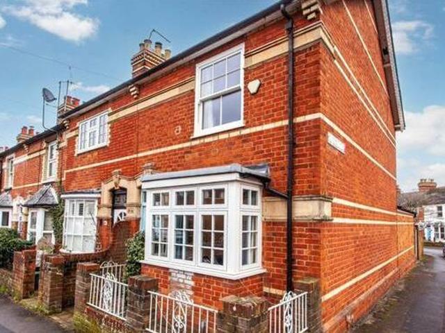 3 bedroom end of terrace house for sale in Harpsden Road HenleyonThames Oxfordshire RG9