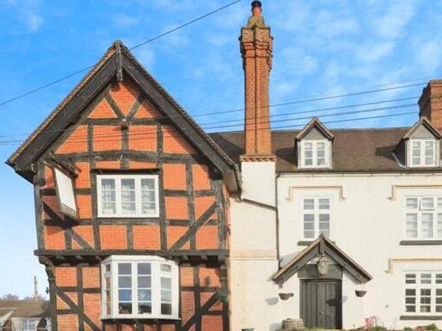 3 Bedroom End Of Terrace House For Sale In Hartlebury
