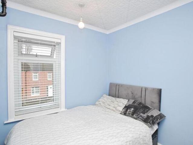 3 bedroom end of terrace house for sale in Hewitt Avenue, Coventry, West Midlands, CV6