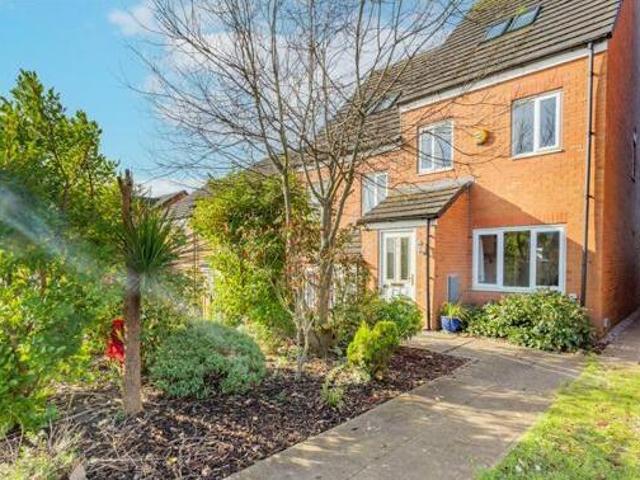 3 Bedroom End Of Terrace House For Sale In Heywood, Greater Manchester