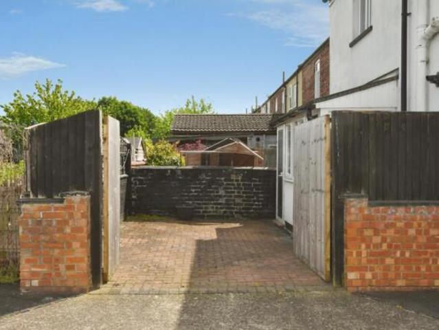 3 bedroom end of terrace house for sale in Henley Street, Lincoln, LN5