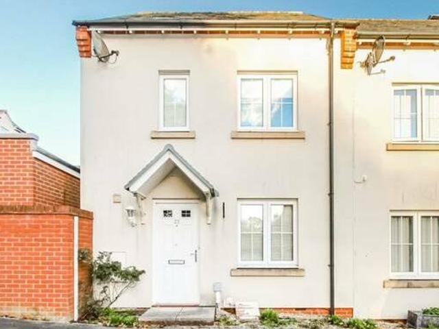 3 bedroom end of terrace house for sale in Hickory Lane Almondsbury Bristol Gloucestershire BS32