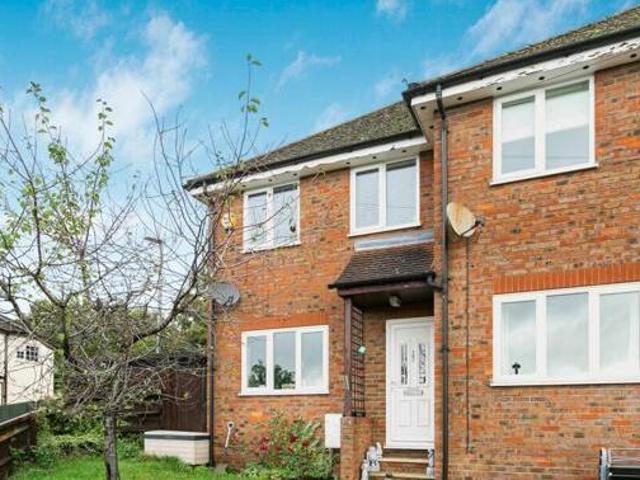 3 Bedroom End Of Terrace House For Sale In High Wycombe