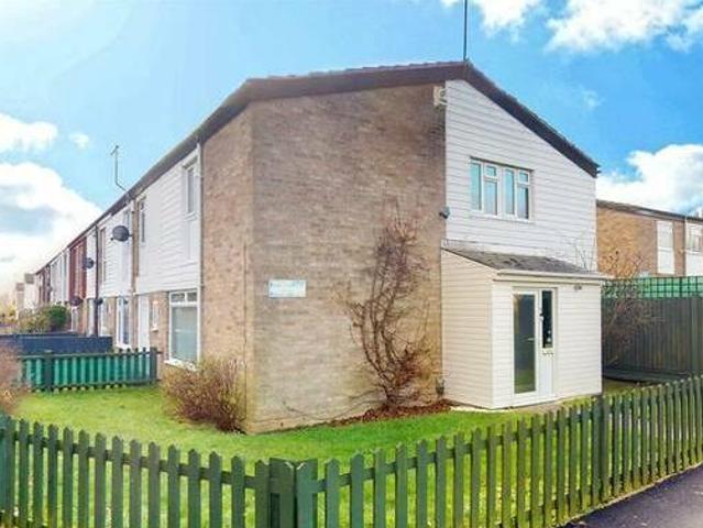 3 bedroom end of terrace house for sale in High Barrets Basildon Essex SS14