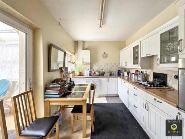 3 bedroom end of terrace house for sale in High Street, Gloucester, GL1