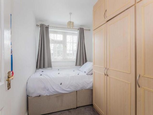 3 bedroom end of terrace house for sale in High Street, Slough, SL1