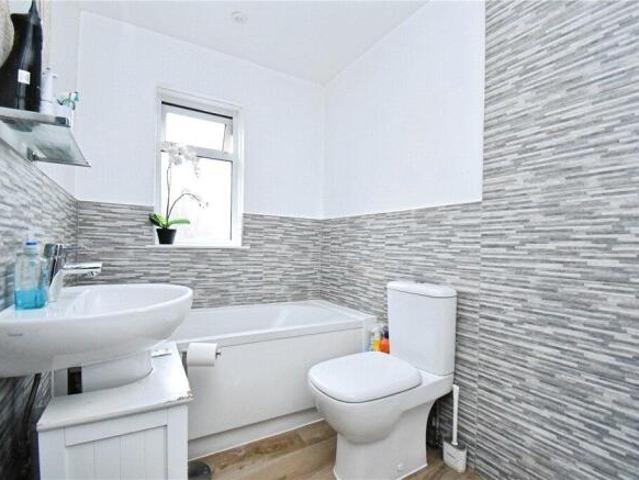 3 bedroom end of terrace house for sale in Hillyfields, Nursling, Southampton, Hampshire, SO16