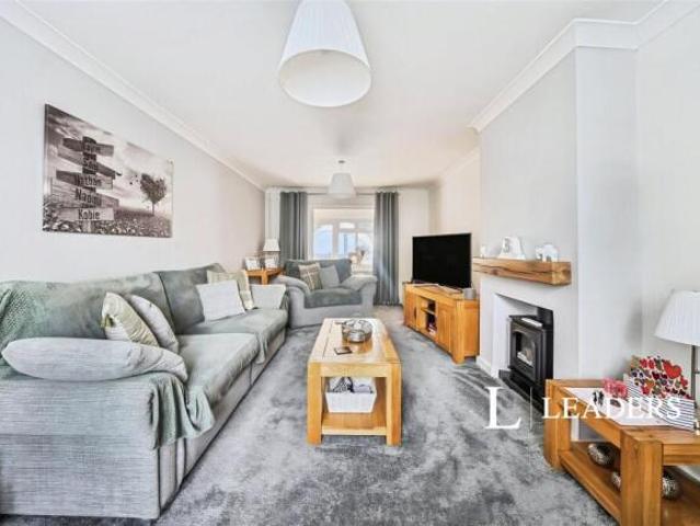 3 bedroom end of terrace house for sale in Hinkler Road, Southampton, Hampshire, SO19