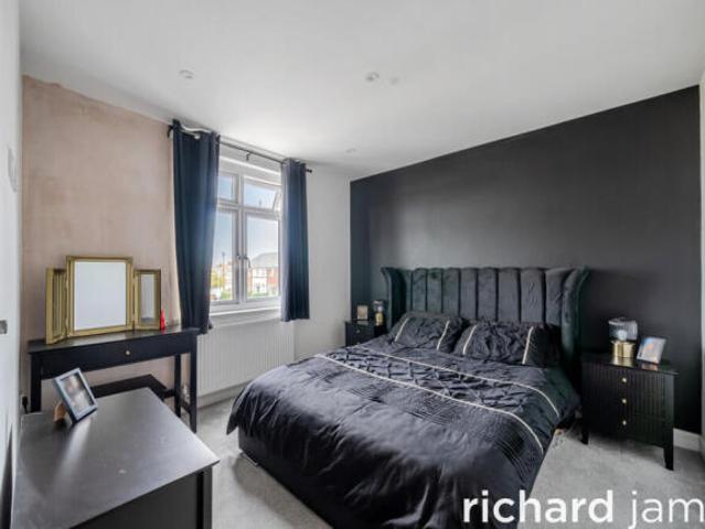 3 bedroom end of terrace house for sale in Hughes Street, Rodbourne, Swindon, SN2