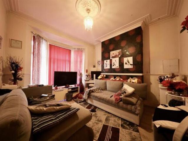 3 bedroom end of terrace house for sale in Huntingdon Street, Hull, HU4
