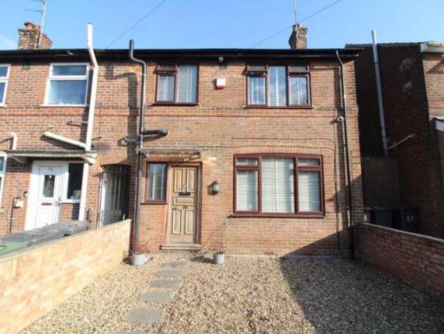 3 bedroom end of terrace house for sale in Icknield Road, Luton, LU3