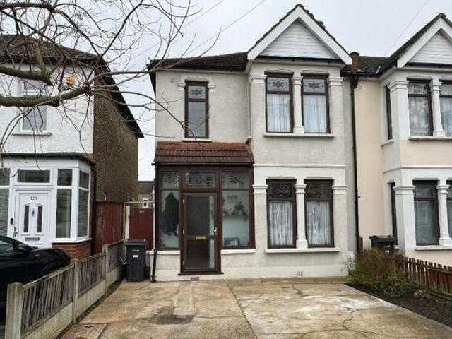 3 Bedroom End Of Terrace House For Sale In Ilford, London