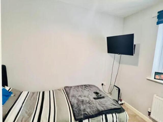 3 bedroom end of terrace house for sale in Jubilee Walk, Calcot, Reading, RG31