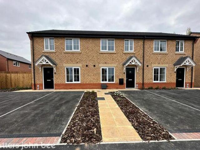 3 Bedroom End Of Terrace House For Sale In Oakmere Road