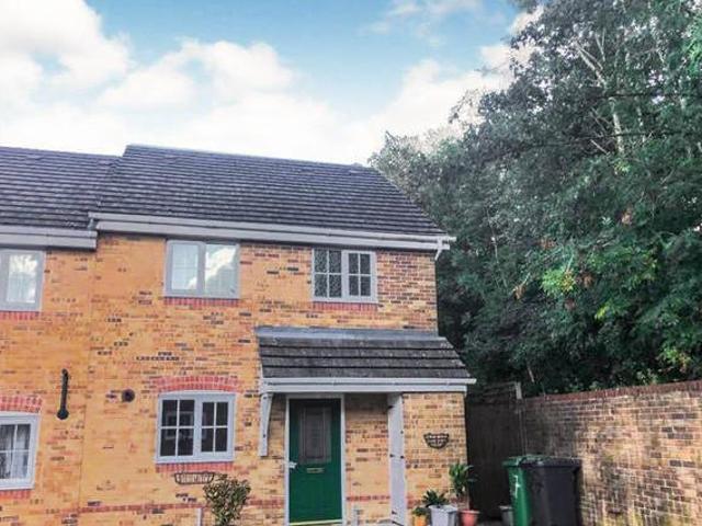3 bedroom end of terrace house for sale in Oceana Crescent Beggarwood Basingstoke RG22