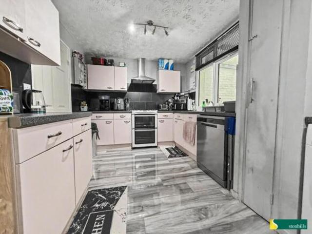 3 bedroom end of terrace house for sale in Old Quarry Court, Northampton, NN3
