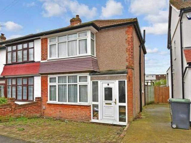 3 Bedroom End Of Terrace House For Sale In Loughton