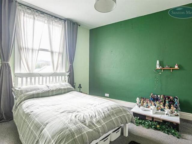 3 bedroom end of terrace house for sale in Loxley New Road, Sheffield, S6