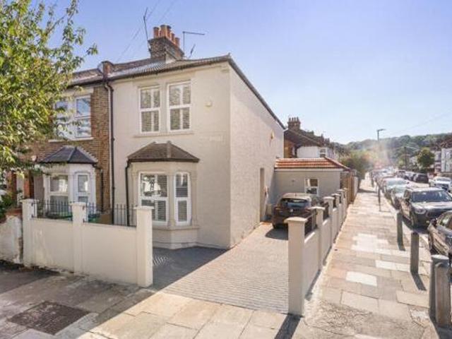 3 Bedroom End Of Terrace House For Sale In London, Greater London