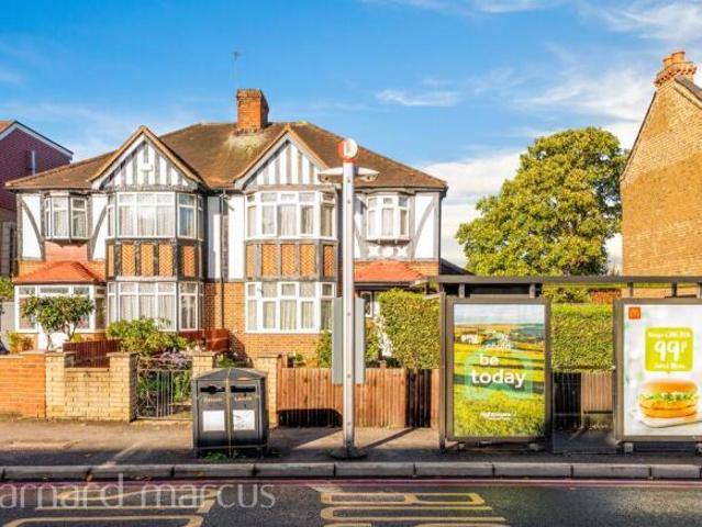 3 bedroom end of terrace house for sale in London Road, Morden, SM4