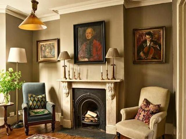 3 Bedroom End Of Terrace House For Sale In London