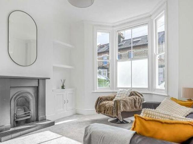 3 Bedroom End Of Terrace House For Sale In London