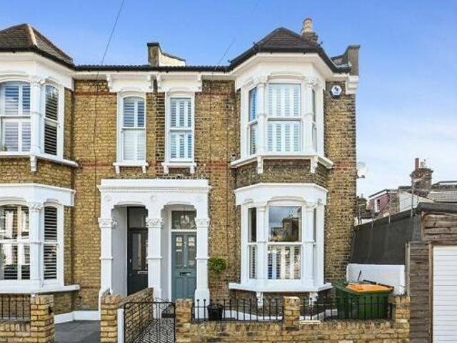 3 Bedroom End Of Terrace House For Sale In London