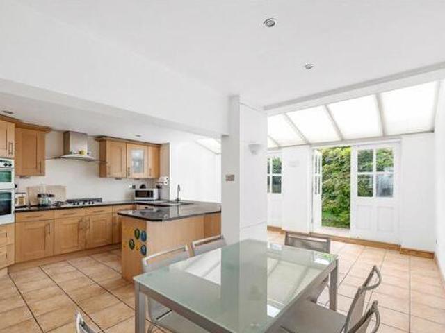 3 Bedroom End Of Terrace House For Sale In London