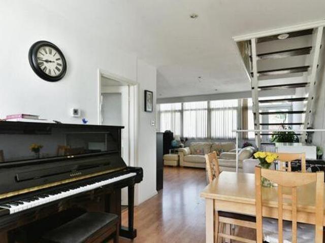 3 Bedroom End Of Terrace House For Sale In London