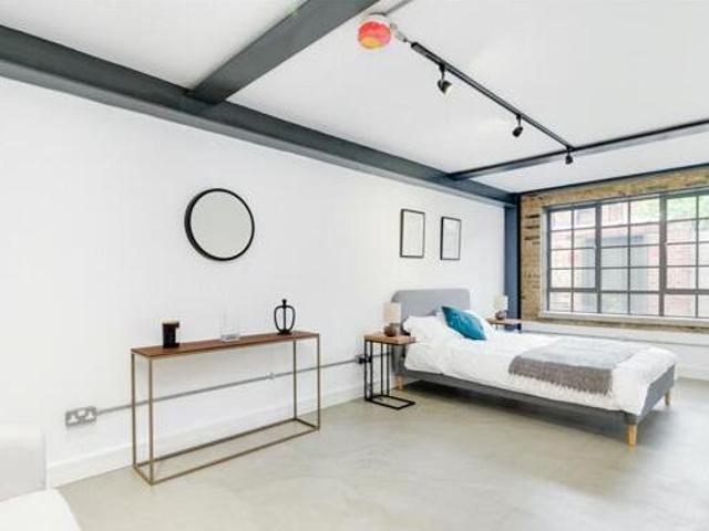 3 Bedroom End Of Terrace House For Sale In London