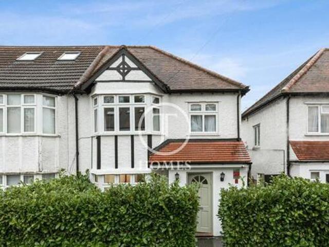 3 Bedroom End Of Terrace House For Sale In London