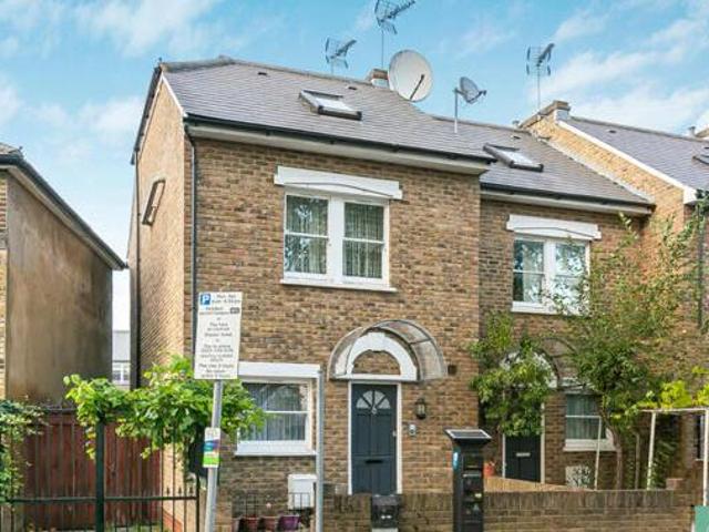 3 Bedroom End Of Terrace House For Sale In London