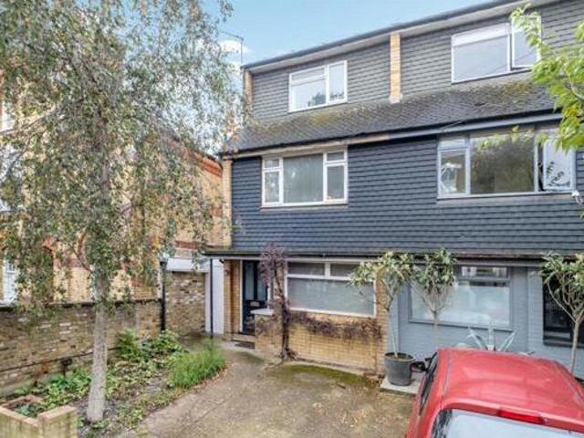 3 Bedroom End Of Terrace House For Sale In London