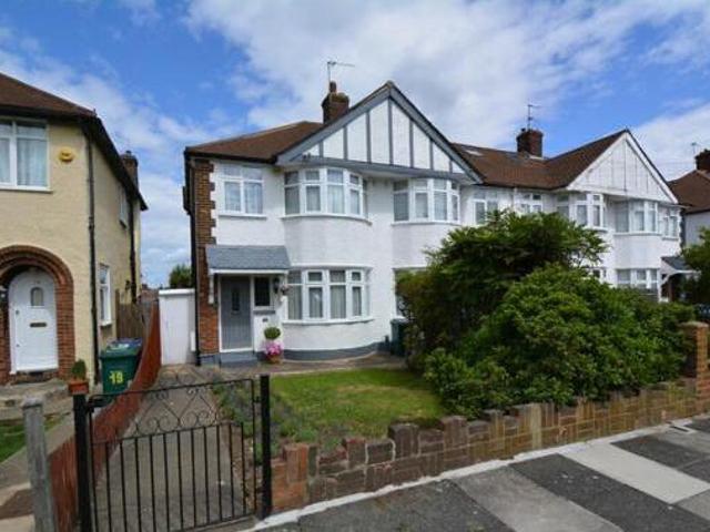 3 Bedroom End Of Terrace House For Sale In London
