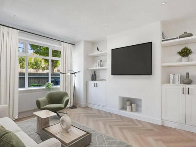 3 Bedroom End Of Terrace House For Sale In London