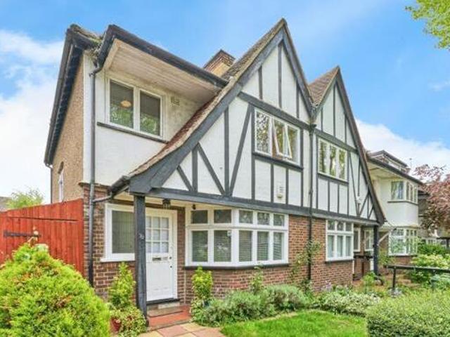 3 Bedroom End Of Terrace House For Sale In London