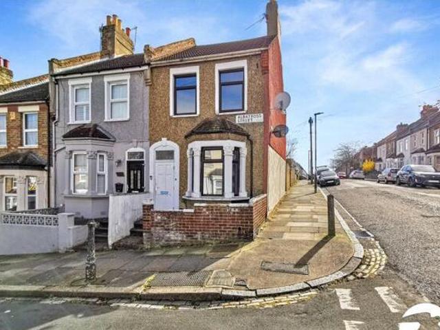 3 Bedroom End Of Terrace House For Sale In London