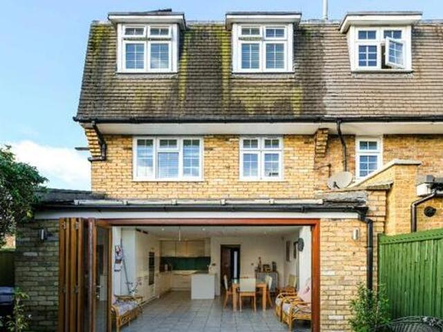 3 Bedroom End Of Terrace House For Sale In London