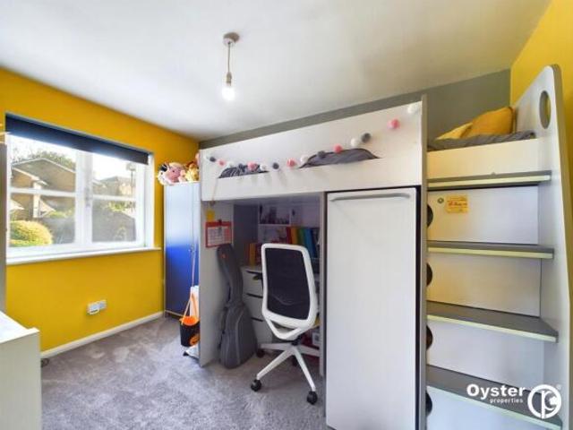 3 bedroom end of terrace house for sale in Lonsdale Drive, Enfield, EN2