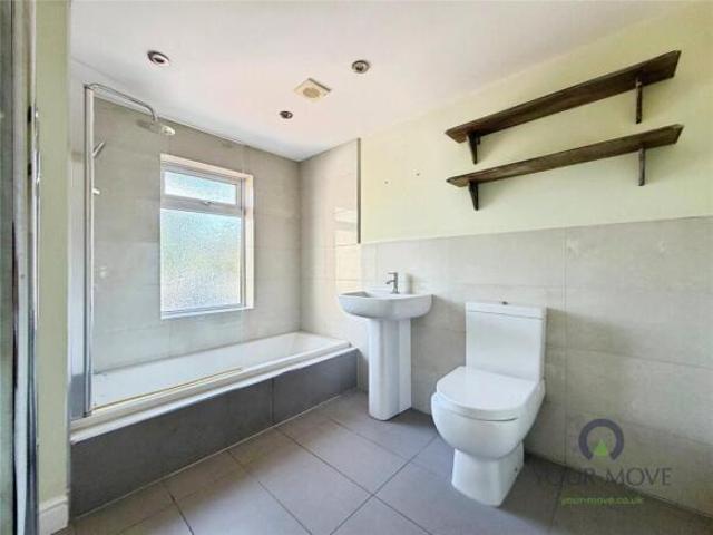 3 bedroom end of terrace house for sale in Loose Road, Maidstone, Kent, ME15