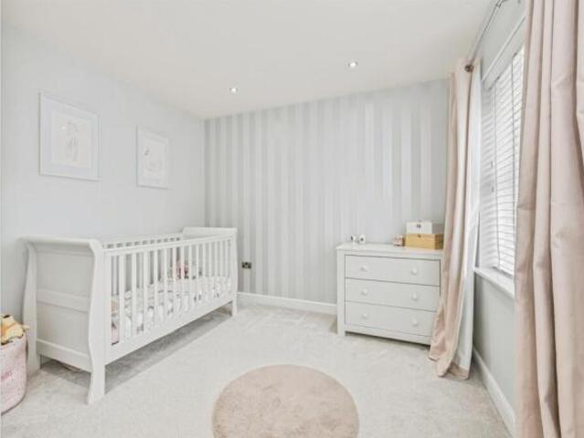 3 bedroom end of terrace house for sale in Laund Croft, Huddersfield, HD3